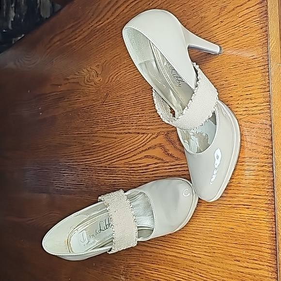 Sam & Libby | Shoes | Sam Libby Taupe Patent Heels With Fabric Stretch ...